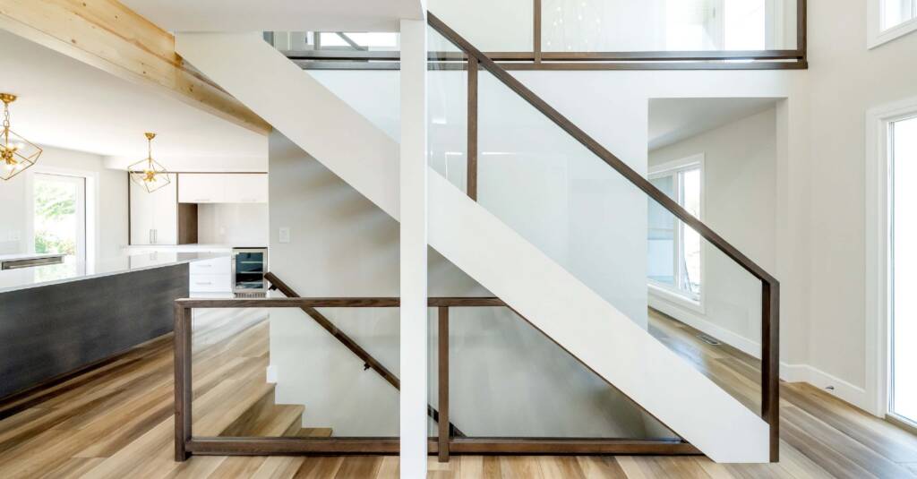 Glass Railing Systems: Stylish and Safe Solutions for Modern Spaces