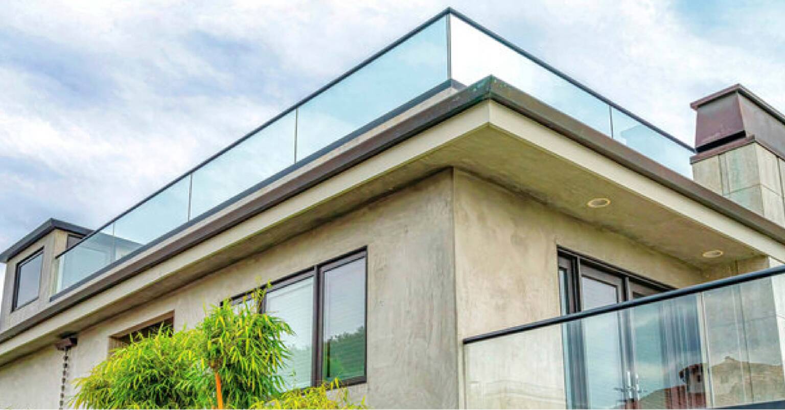 15 Modern Glass Railing Designs for Balconies in 2024