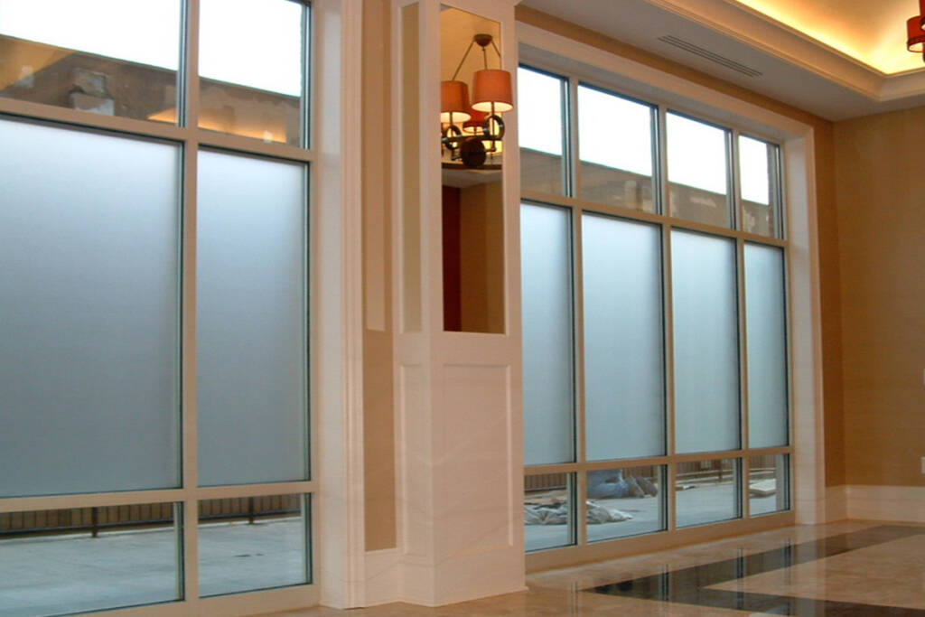 Different Types of Tempered Glass: Properties, Applications & Benefits