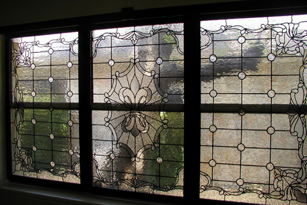 Different Types of Tempered Glass: Properties, Applications & Benefits