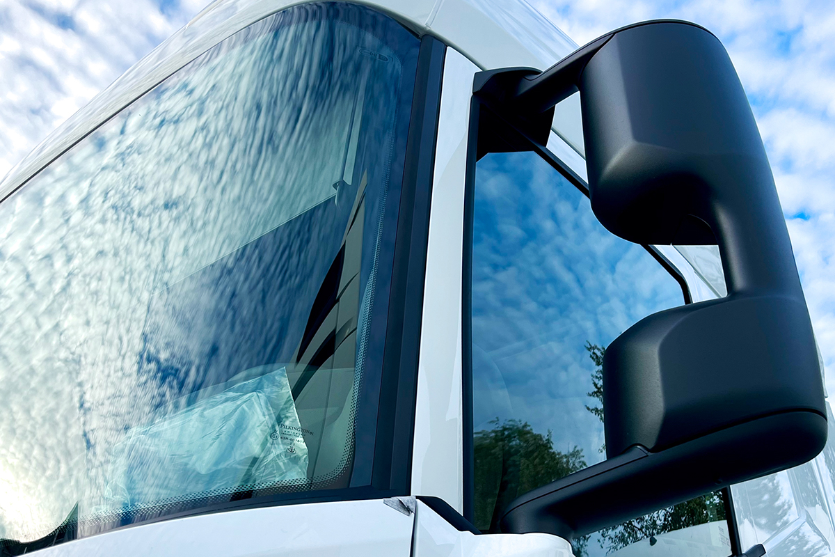 Automobile Glass: Types, Functions & Latest Industry Innovations